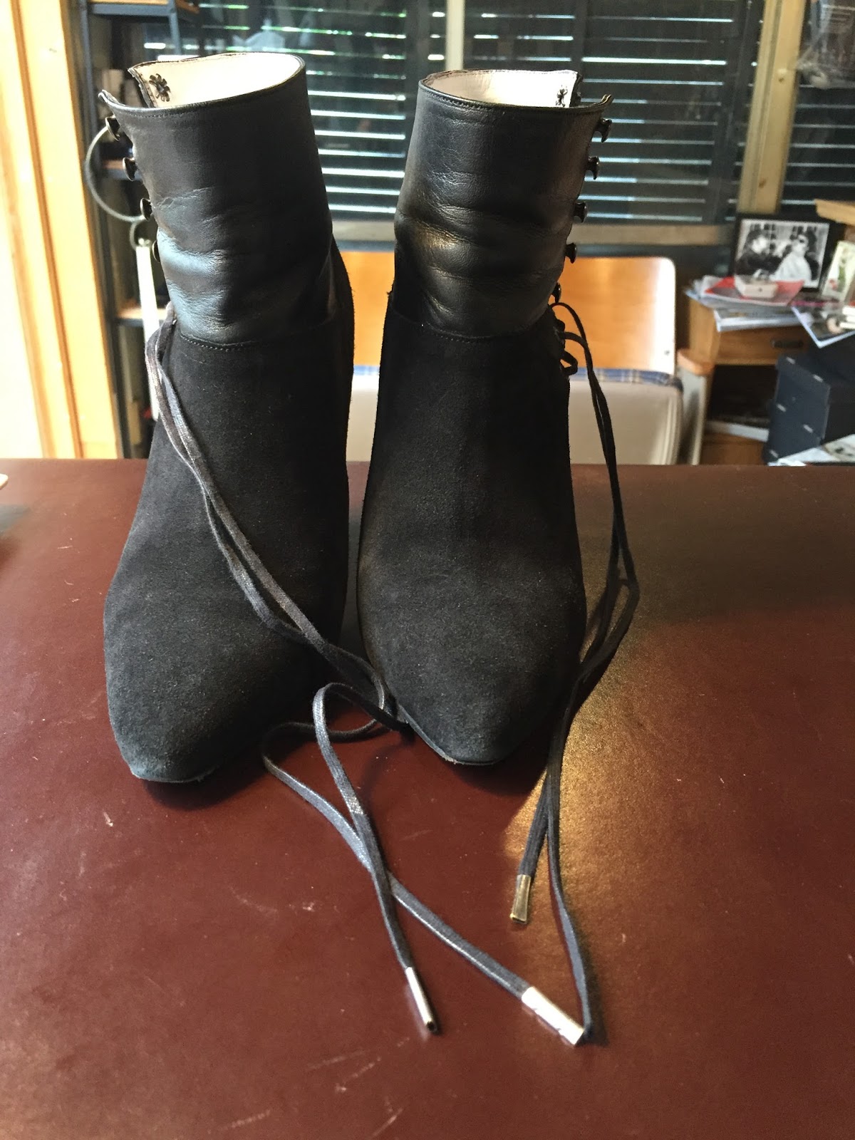 シューレースの先をとめませんか | 中目黒の靴修理店「SMALL AXE SHOE REPAIR（スモールアックスシューリペア）」