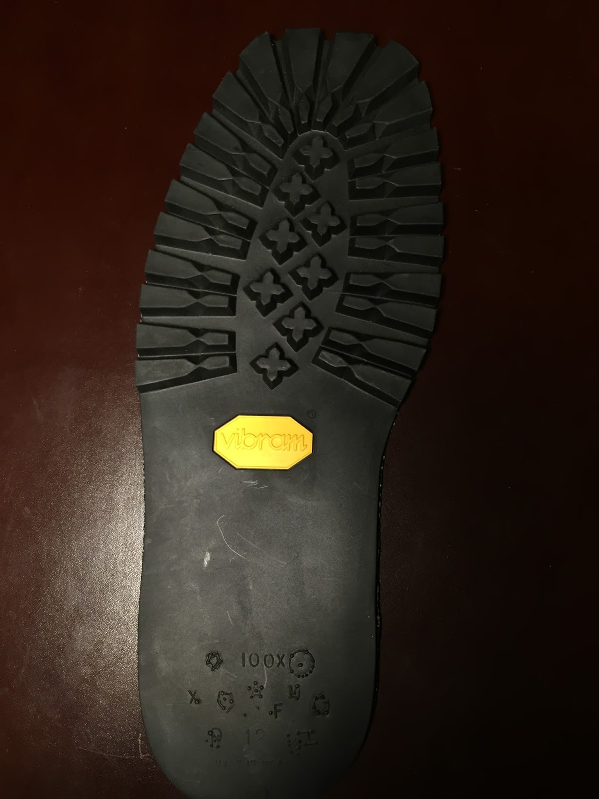 素材紹介 vibram #100 | 中目黒の靴修理店「SMALL AXE SHOE REPAIR（スモールアックスシューリペア）」